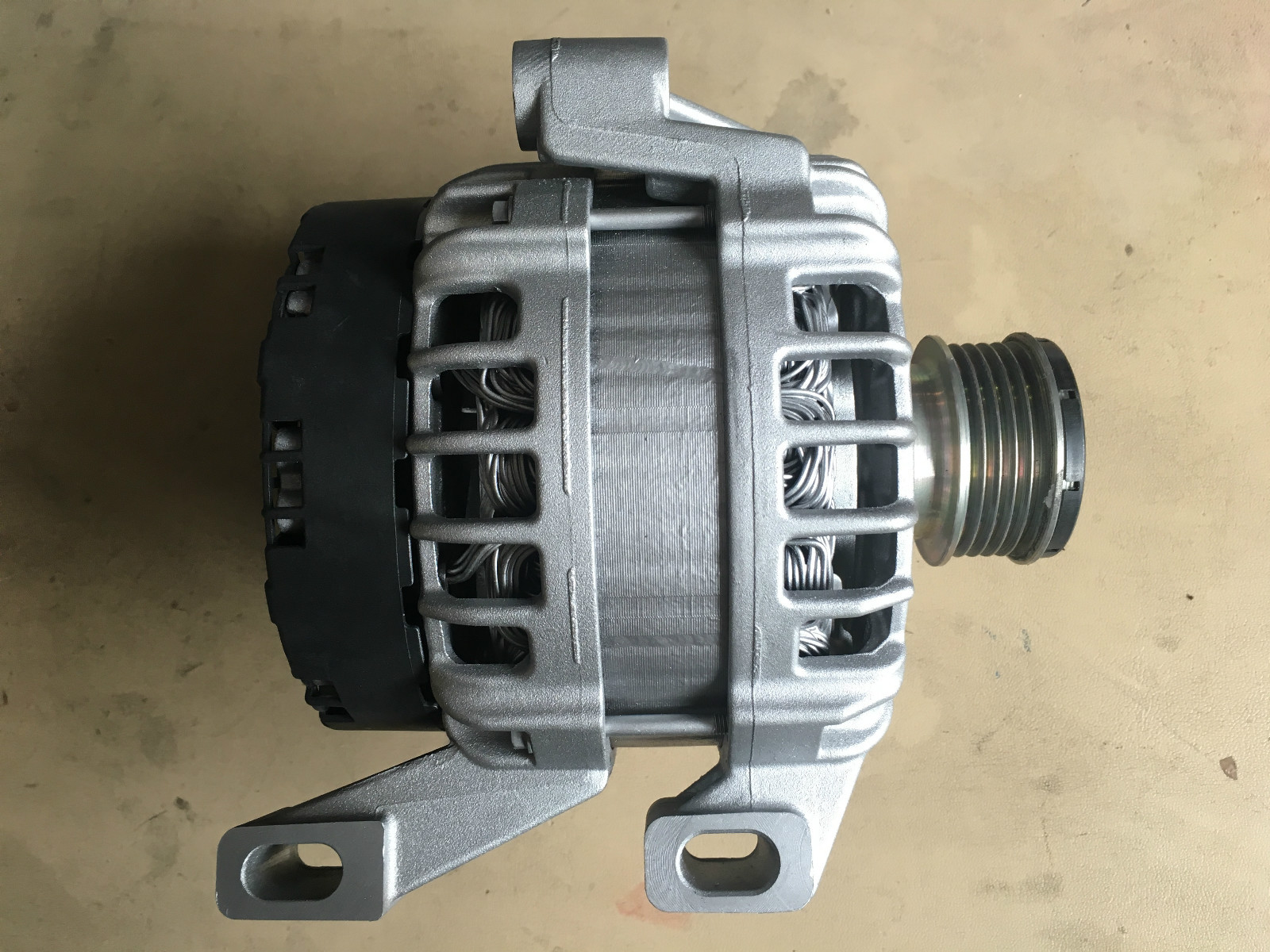 Alternator FOR VOLVO C30 C70 S60 S80 V60 V70 XC 2.0 2.4 DIESEL 2.5 ...