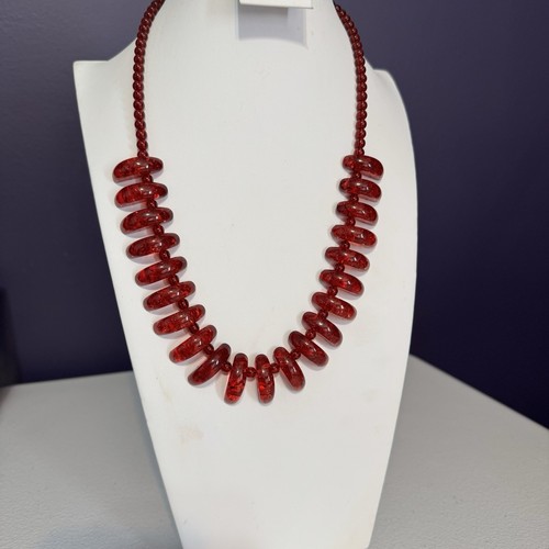 NWOT New Red Amber Necklace With Semicircular Beads Do Not Glow Under ...