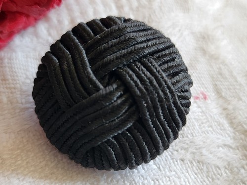 Gros bouton ancien passementerie noir à coudre bombé 2,8 cm D17H | eBay