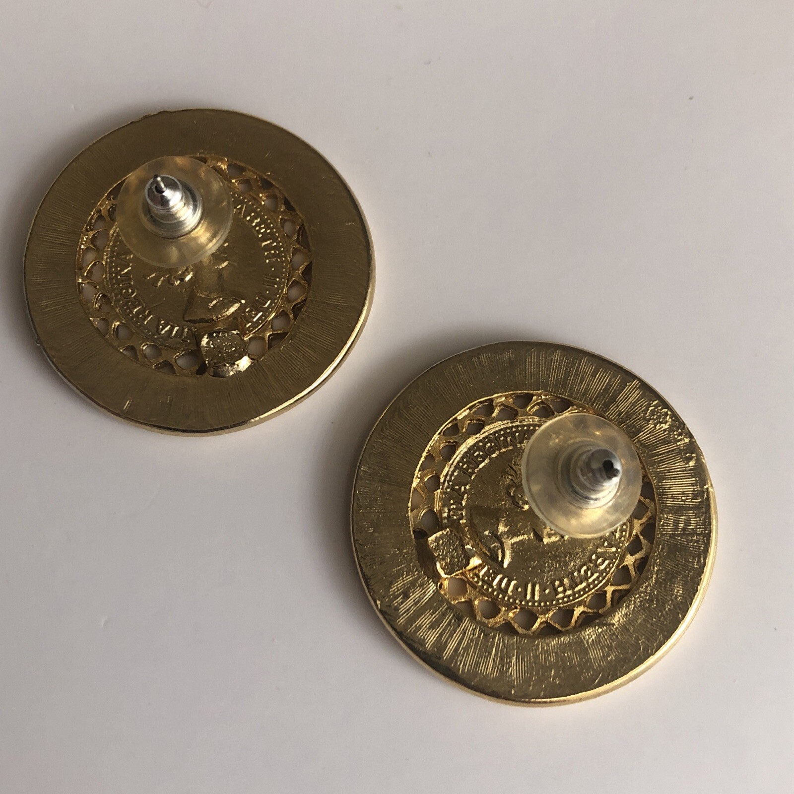 Vintage Gold Tone Queen Elizabeth II Coin Round Earrings Pierced ...