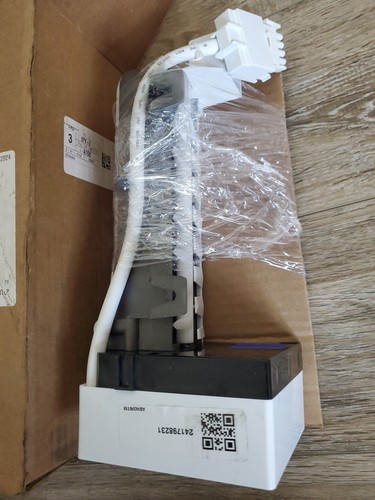 Genuine OEM Frigidaire Refrigerator Ice Maker 241798231 New | eBay