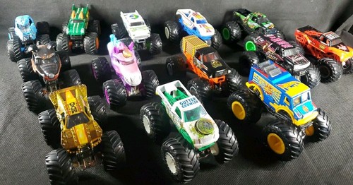 Monster Jam Trucks 1:64 Lot Limited Edition Variant Crushstation Axe ...