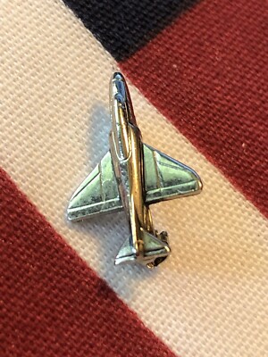 1970's Vintage US Navy A-4 Skyhawk Silver Tone Aircraft / Airplane Pin ...