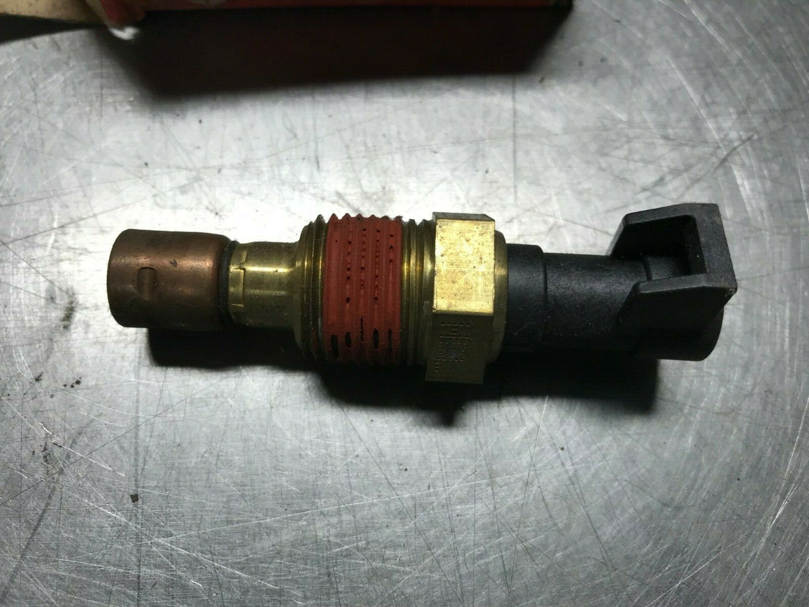 1661837C1 Genuine International Navistar TEMPERATURE WARNING SWITCH | eBay