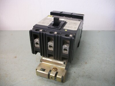 Circuit Breakers - 3 Pole 90 Amp Circuit Breakers
