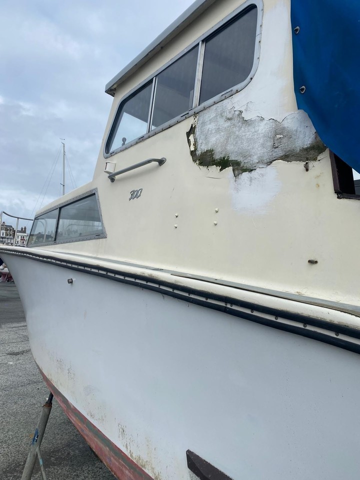 Project Boat for Sale Ford Diesel Inboard Engine Plus 2 Stroke Outboard ...