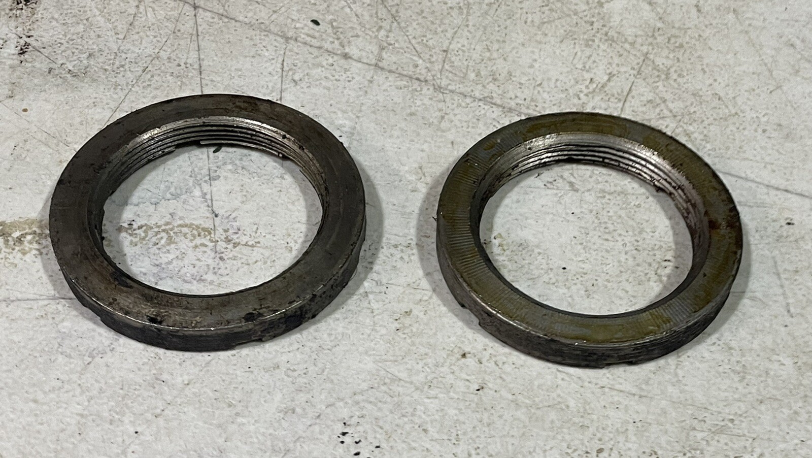 GMC G508 CCKW Army Truck Banjo Front Axle Bearing Nuts | eBay