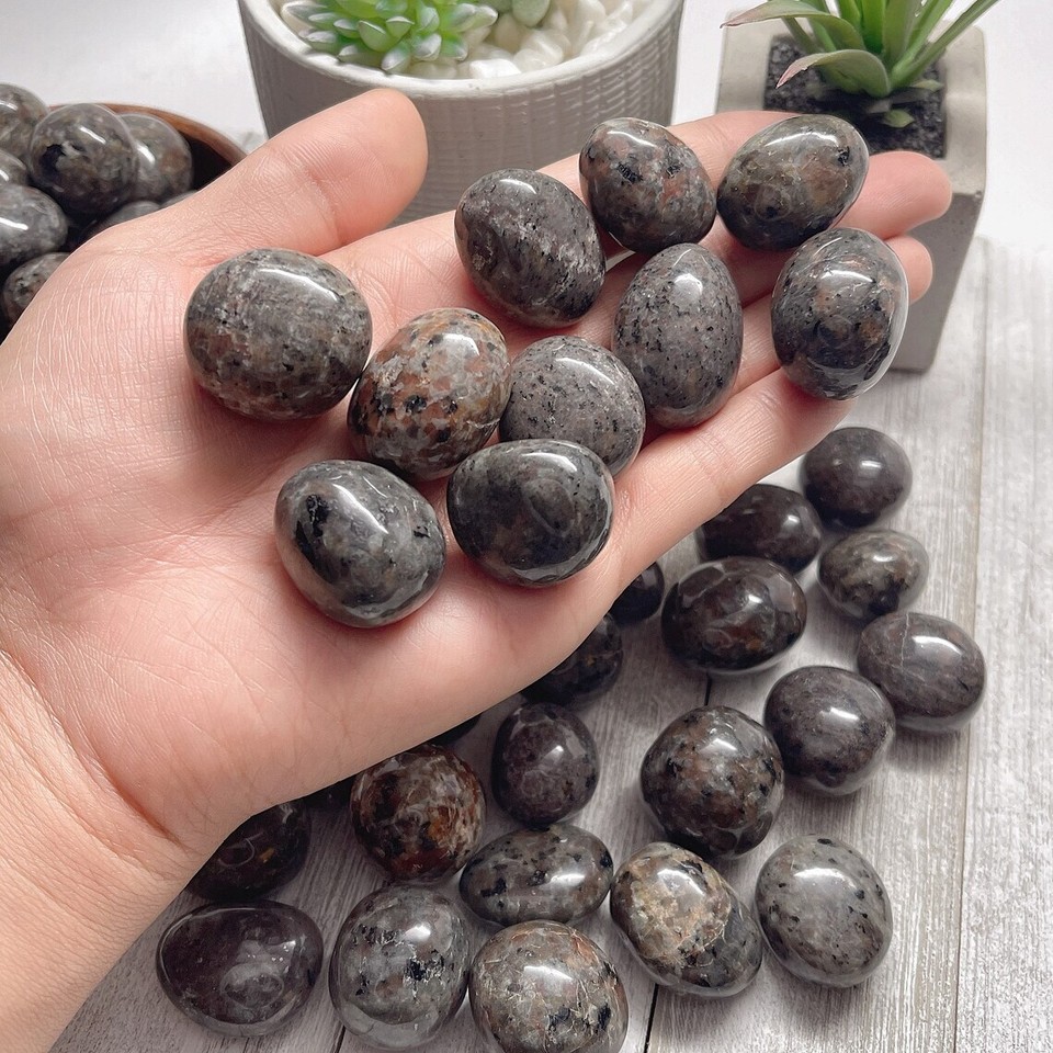 Natural Yooperlite Tumble Stones UV Reactive Polished Palm Rock ...