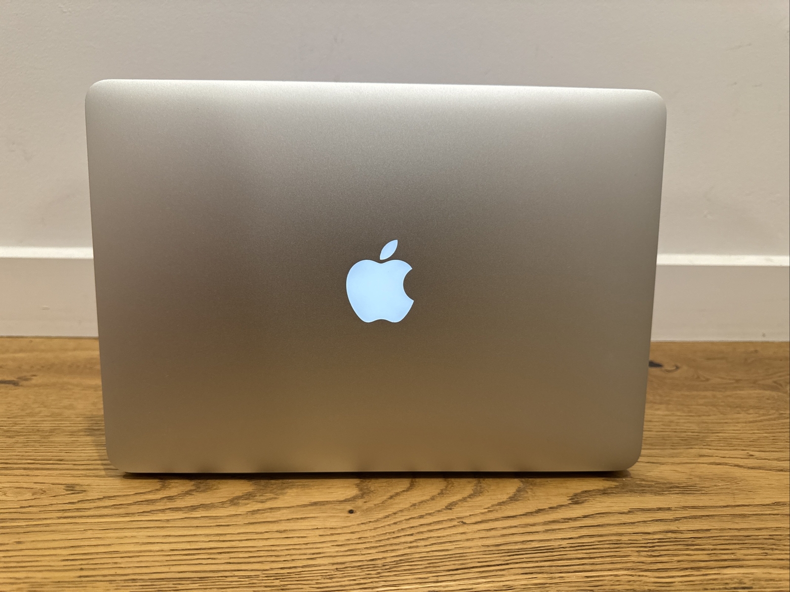 Apple MacBook Pro with Retina Display - 13 inch - 256 GB - Model A1502 ...