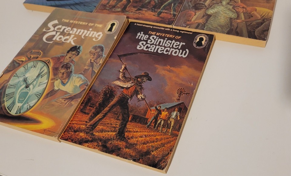Alfred Hitchcock and the Three Investigators Paperback Books Set - Lot ...
