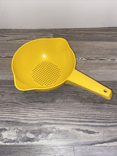 Tupperware Quart Small Yellow Strainer Colander with Handle USA #1200-6 ...
