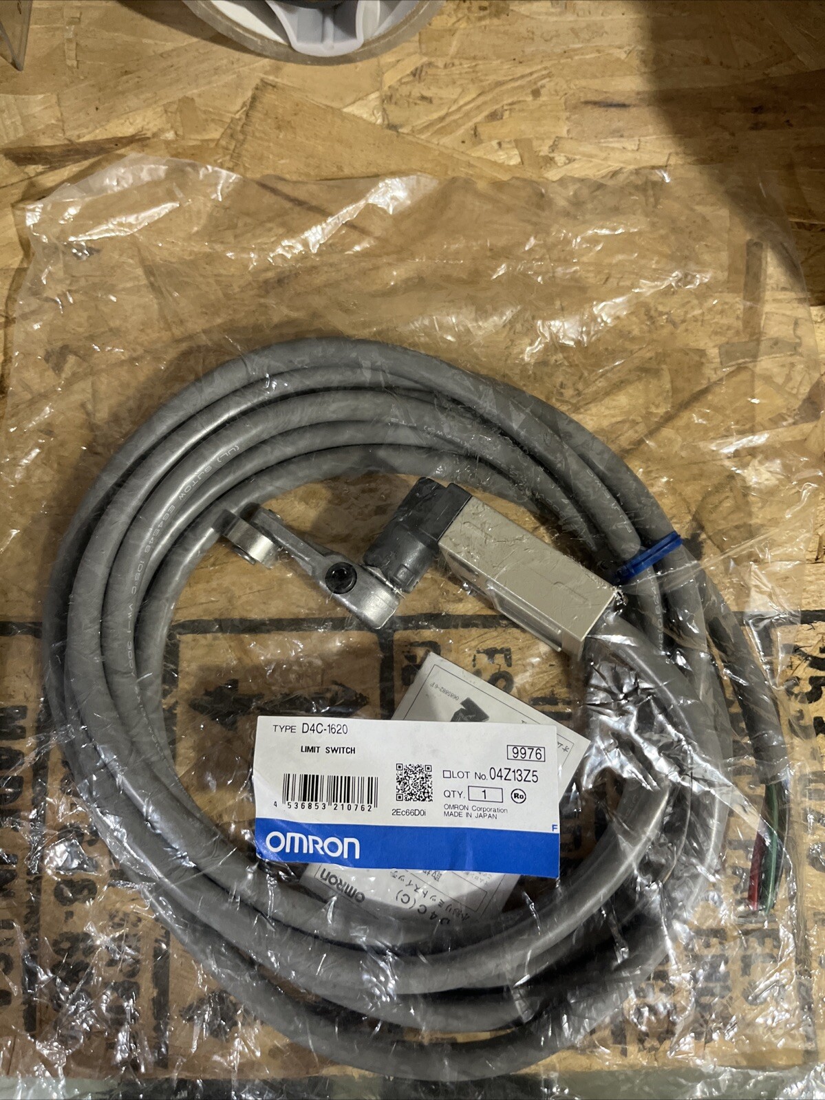 OMRON D4C-1620 limit switch D4C1620 Waterproof limit switch | eBay