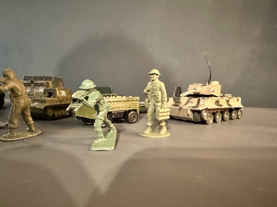 Vintage Army Toys Dinky Corgi Matchbox Toy Soldiers Bren Gun Carrier ...