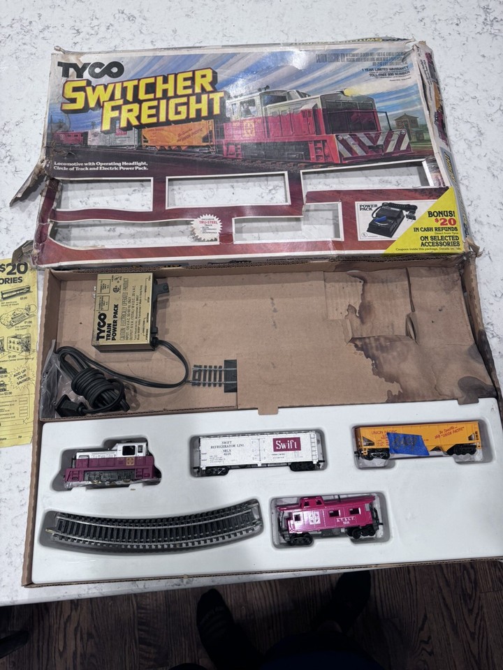Tyco 7401 Stanta Fe The Switcher Freight ATSF 241 Electric Train Set | eBay