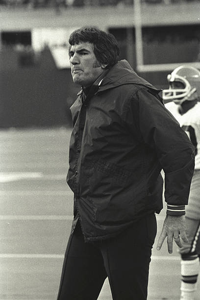 NFL Head Coach Forrest Gregg Of The Cleveland Browns 1975 OLD PHOTO ...