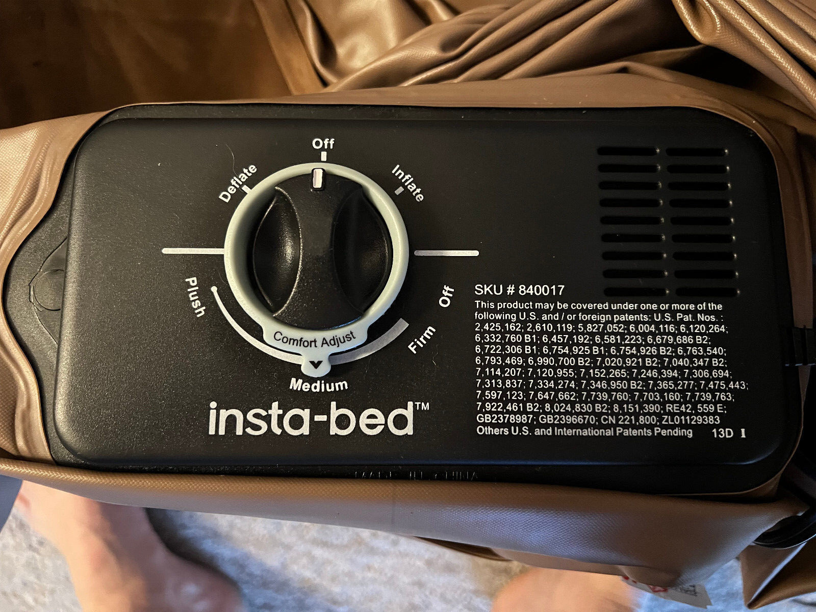 insta-bed 840017 Neverflat Airbed with Pump, Size Queen - Beige ...