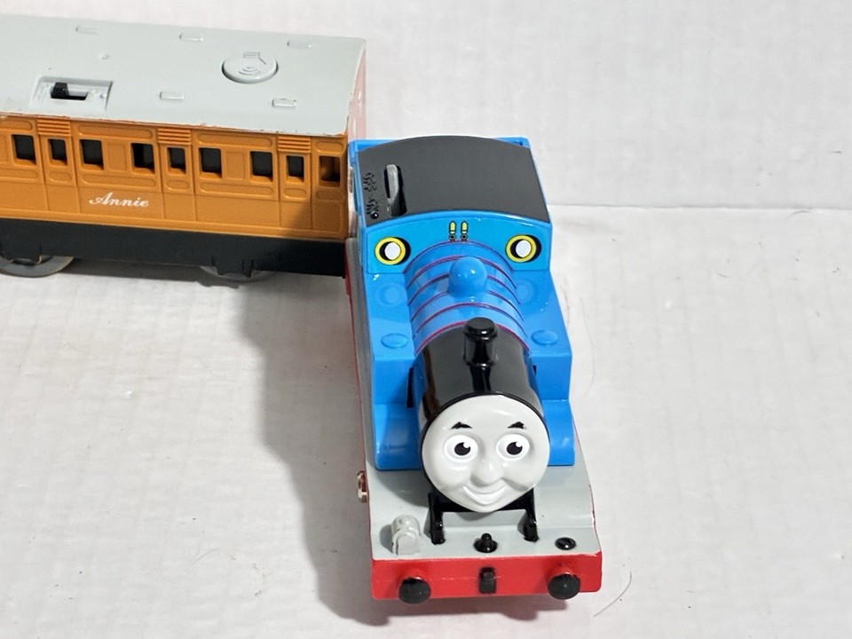 Tomy Thomas Plarail Talking Thomas with Coaches Annie and Clarabel | eBay