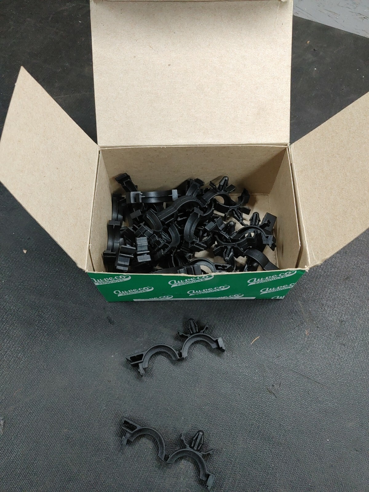 NEW AUVECO wire Loom Routing Clips Pack Of 25 Part #14574 | eBay