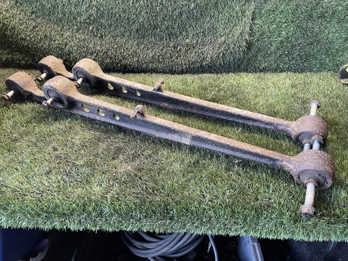 LAND ROVER DISCOVERY 2 TD5 V8 REAR AXLE TRAILING RADIUS ARMS WITH BOLTS ...