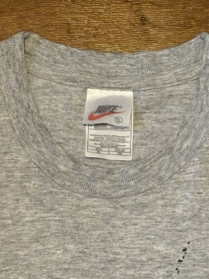 Nike Vintage Big Swoosh Logo Graphic Single Stitch T-Shirt XL light ...