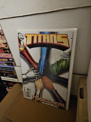 Titans #1 Comic DC 2008 2nd Series Nightwing Starfire Donna Troy Beast ...