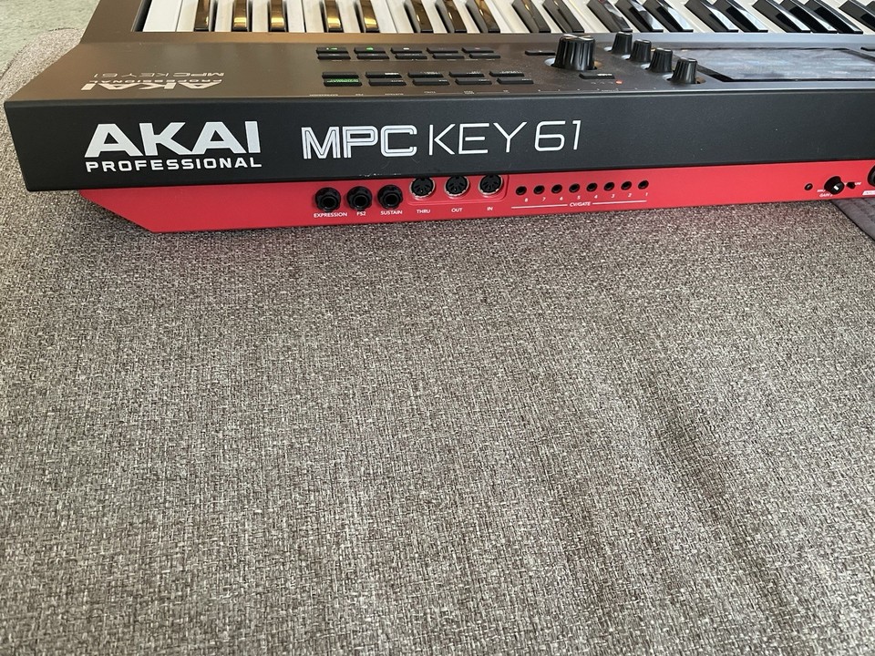 AKAI MPC KEY 61 Standalone MPC Synthesizer Keyboard | eBay
