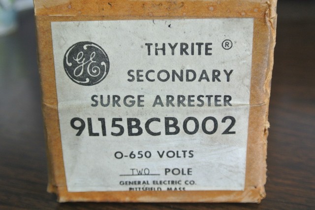 GE 9L15BCB002 2-Pole Thyrite Secondary Lightning Surge Arrester 0-650V ...