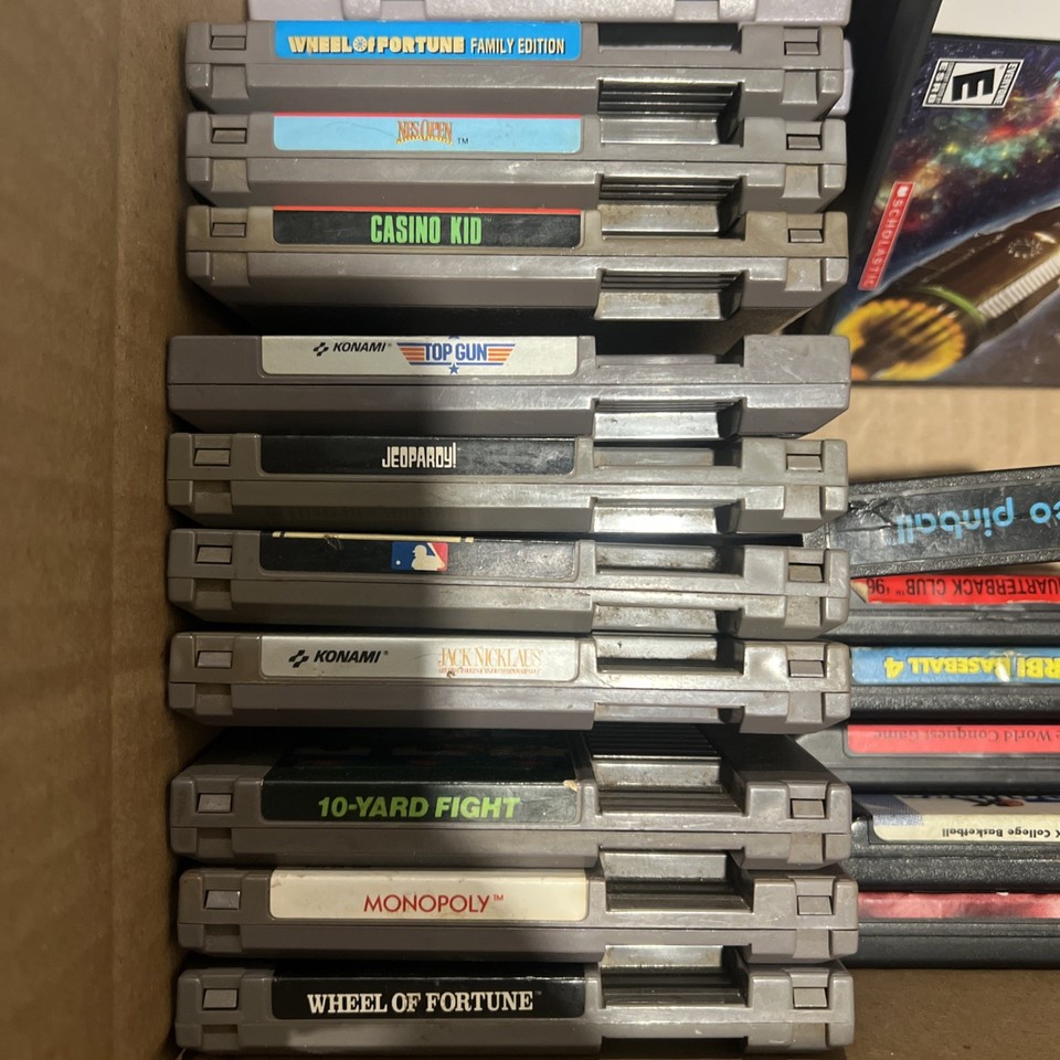 Large Lot Of 30 NES SNES GENESIS and NIntendos DS games. SOLD AS IS! NO ...