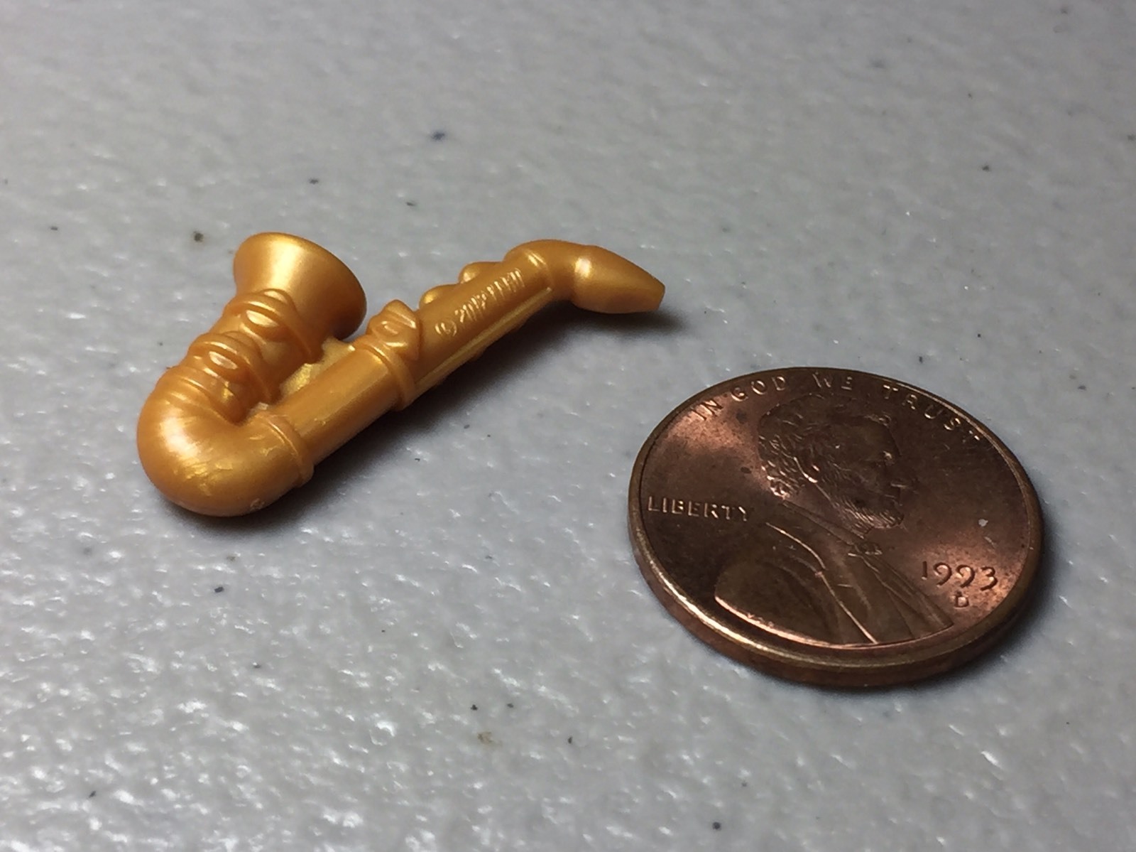 NEW LEGO PEARL GOLD SAXOPHONE MINIFIGURE UTENSIL INSTRUMENT AUTHENTIC ...