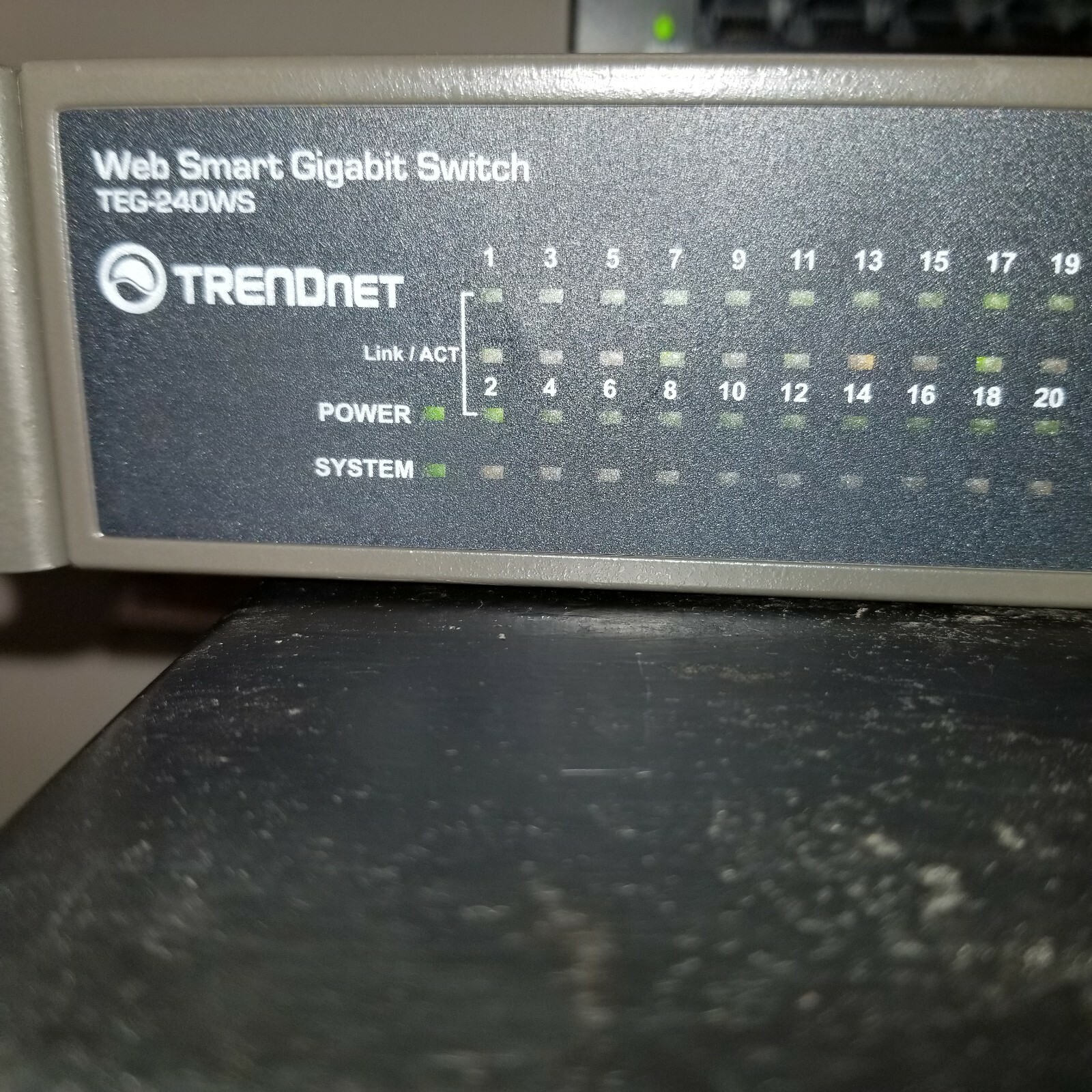 TRENDnet TEG-240WS C1.0R Smart 24 port 10/100/1000 Mbps Gigabit Web ...