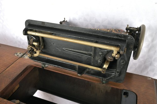 *Vintage SINGER Sewing Machine Table & Sewing Machine w. Accessories | eBay