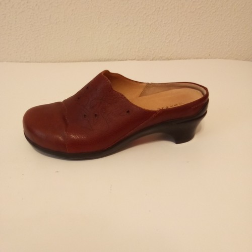 Aravon Brown Leather Women's Slip On 2" Heel Clogs size 9 D | eBay