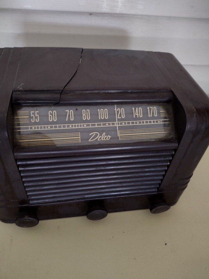 Delco Tube Radio Brown Bakelite Tabletop AM 1940's Vintage | eBay