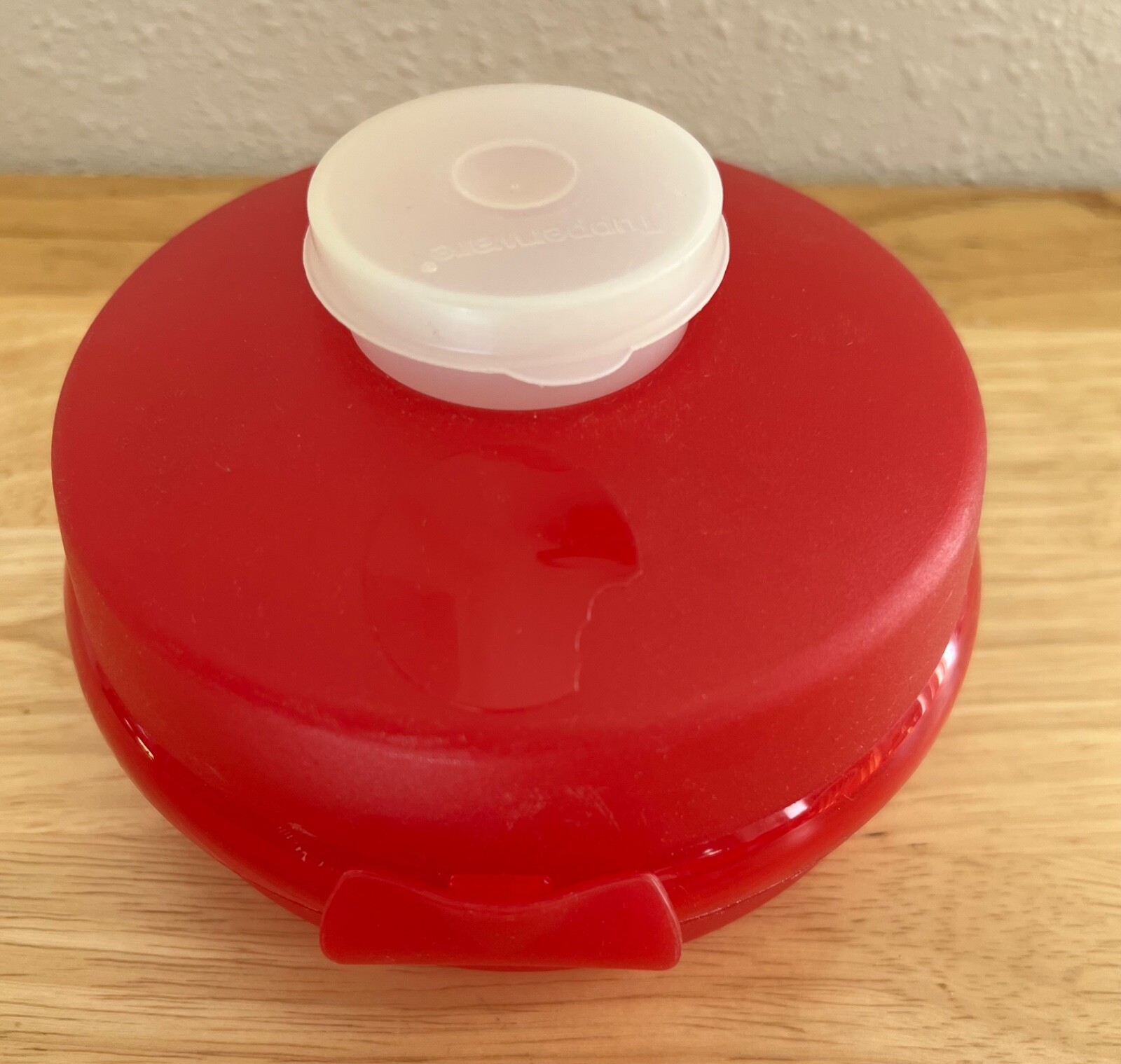 TUPPERWARE RED SALAD/BAGEL/DONUT KEEPER #4440 - with dressing cup | eBay