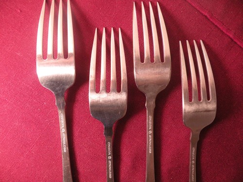 4 Dinner Forks AMERICAN COLONIAL Oneida Cube SATIN Stainless Flatware 7 ...
