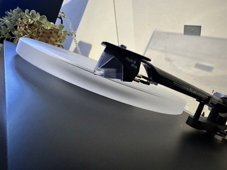 Pro-Ject Project Debut Carbon Evo Turntable Satin Black, Acrylic ...