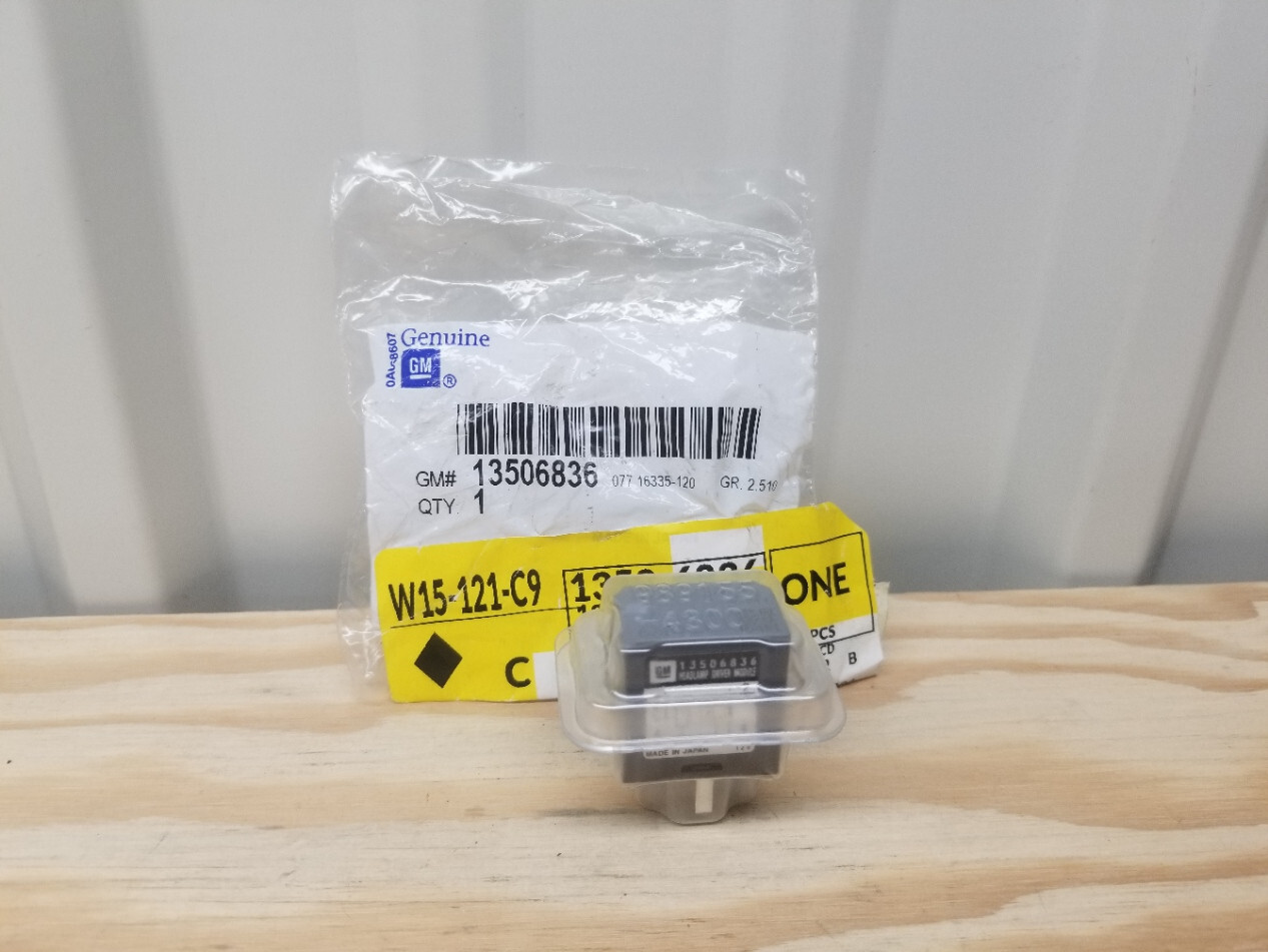 2002-2009 GM Trailblazer & Envoy GMT 360 2005-2008 9-7x Headlamp Relay ...