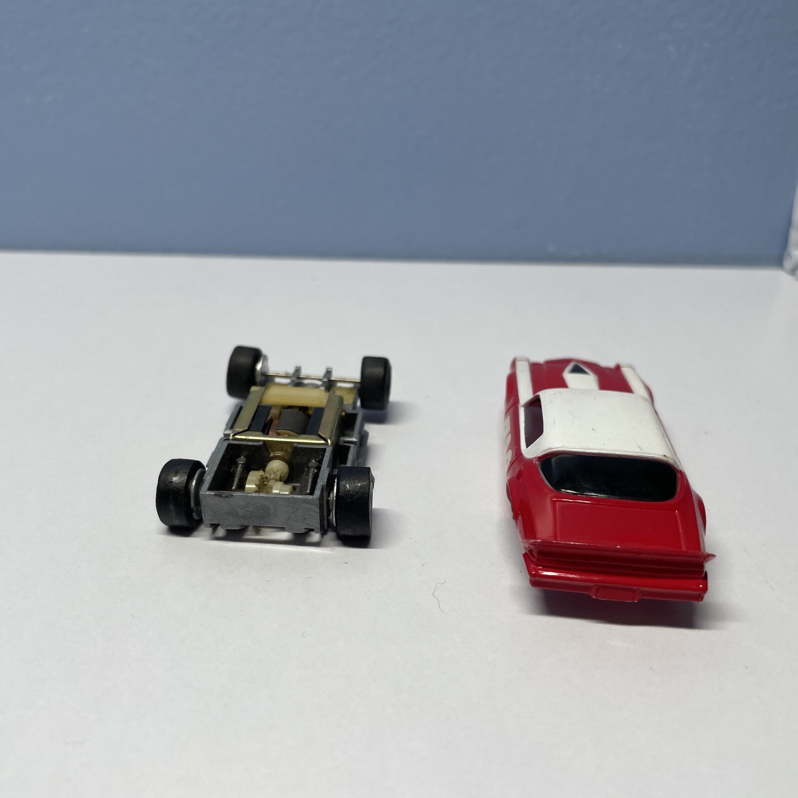 Tyco RED & White Camaro Z28 HO Race SLOT CAR HP2 Flex chasis Working ...