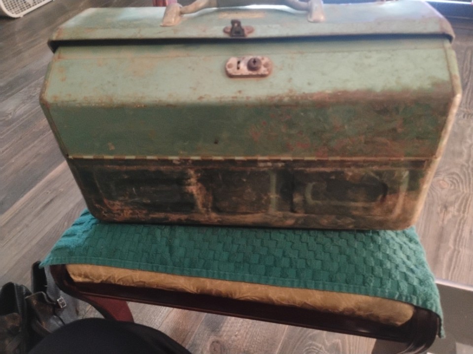Vintage Walton Grip Loc tackle box Fishing lures and Lots Of ...