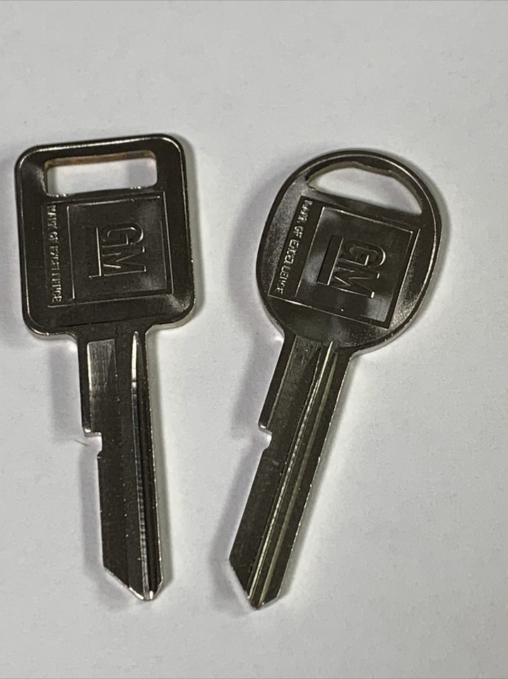 Original GM Logo Key Blank Set, A & B Keyways, NOS OEM | eBay
