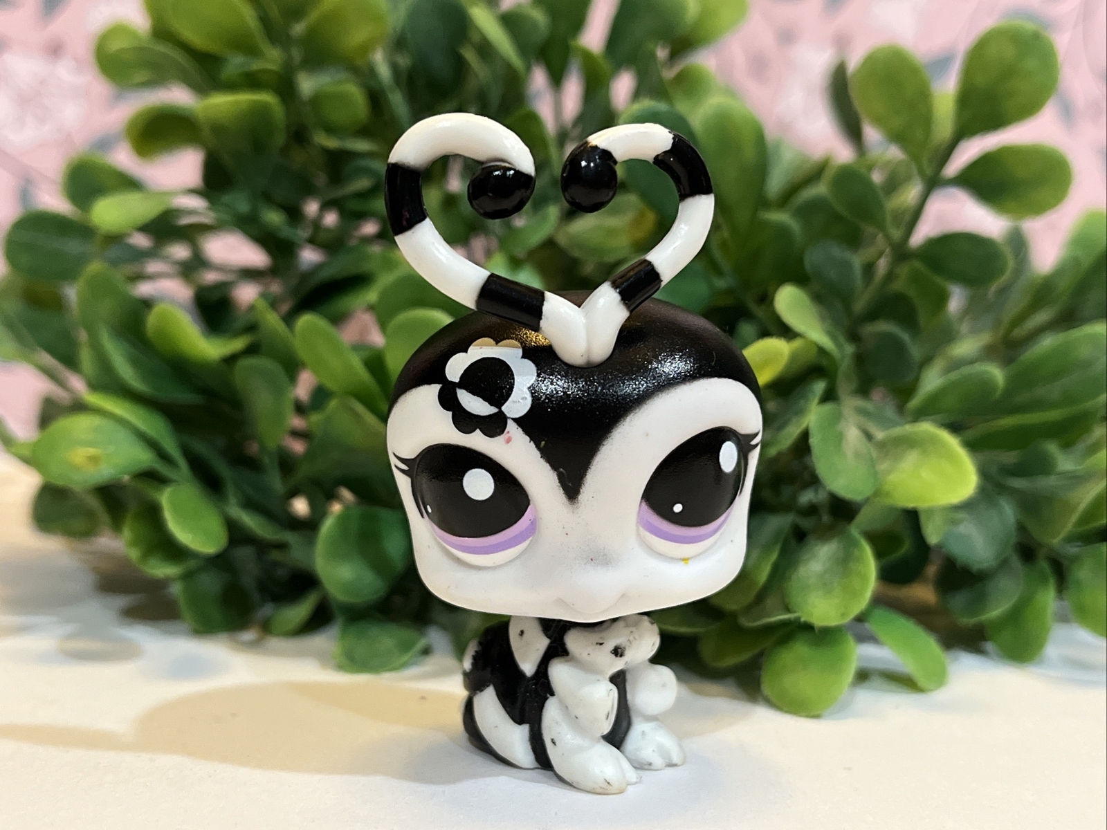 Littlest Pet Shop 2250 LPS Authentic Love Bug Ladybug Black White ...