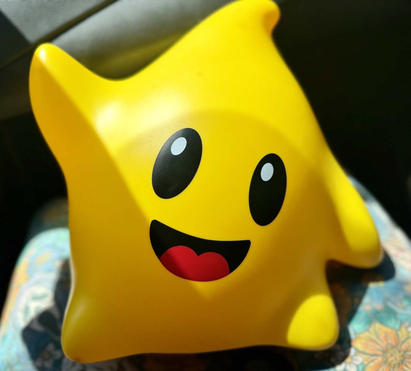 The Super Mario Galaxy Lumas Star Light Up Popcorn Bucket IN HAND ...