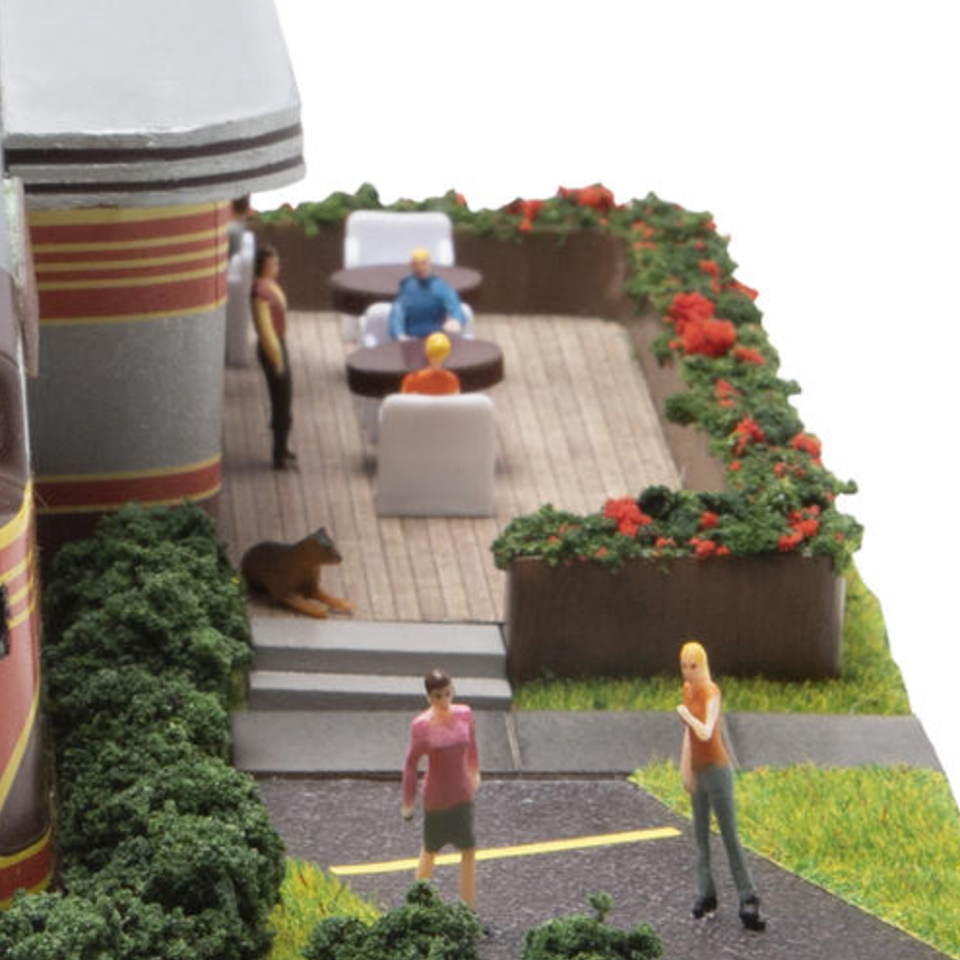 HO Scale Railroad Rocket Diner Building with Smoke Feature Prelit ...