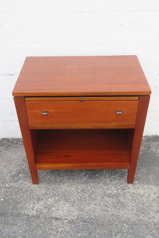 Stanley Large Nightstands End Bedside Tables with Pullouts Tray a Pair ...