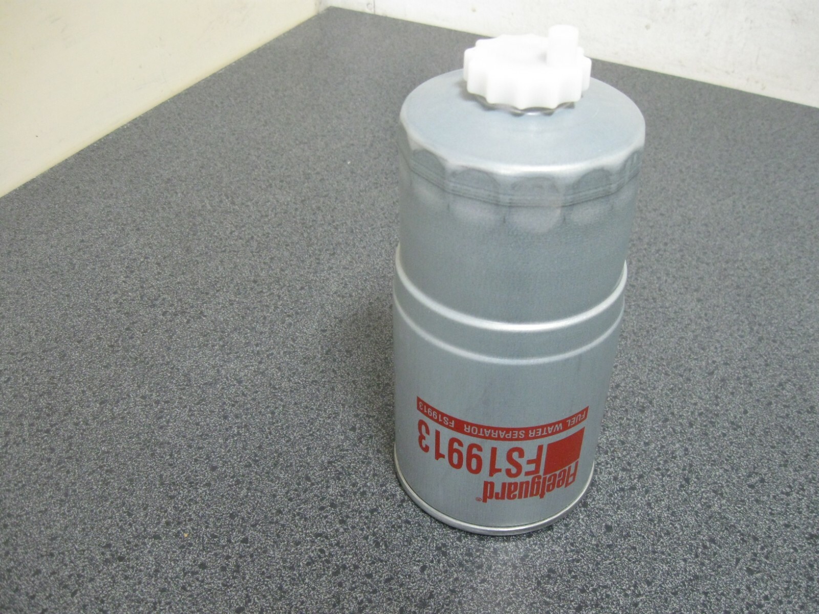 FLEETGUARD FS19913 - Fuel filter cross reference