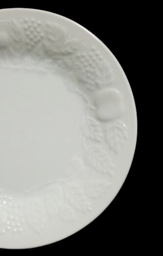 Gibson FRUIT 4-Salad Plates White Embossed Apple Grape Cherry Pear ...