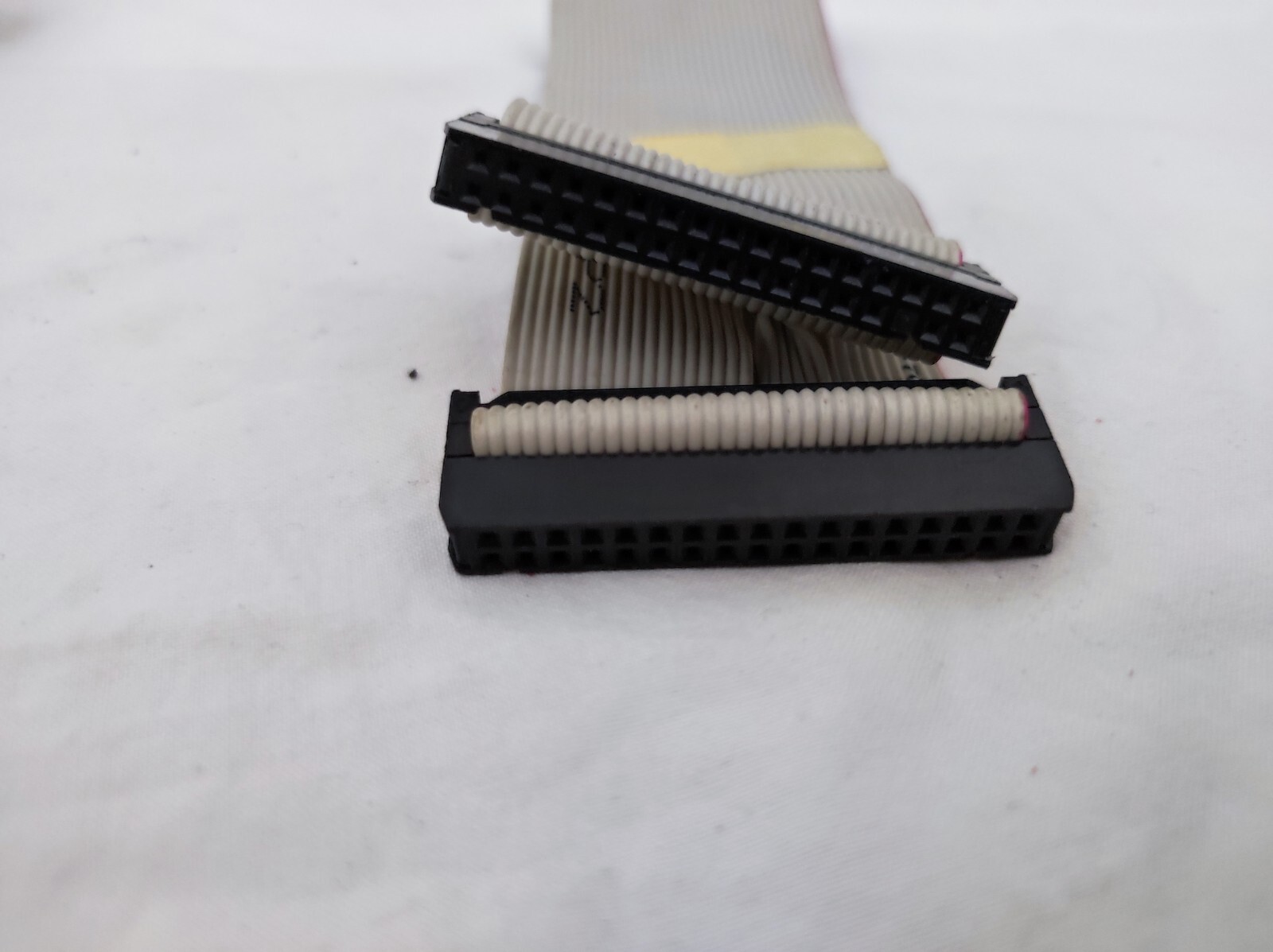 IDE 40 Pin 3 Connector and Floppy Disk Drive 34 Pin 2 connector Cables ...