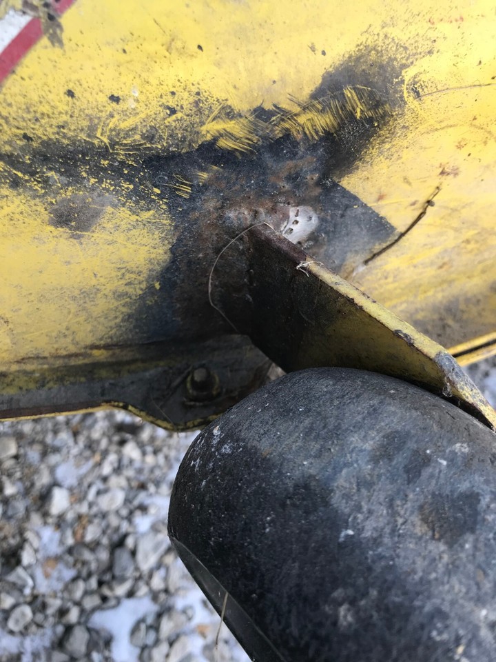 John Deere Lt133 Lt150 Lt155 Lt160 Lt166 38in Mower Deck Pick Up Only ...