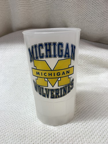 University of Michigan Wolverines 32oz. beer stein plastic mug 7” tall ...