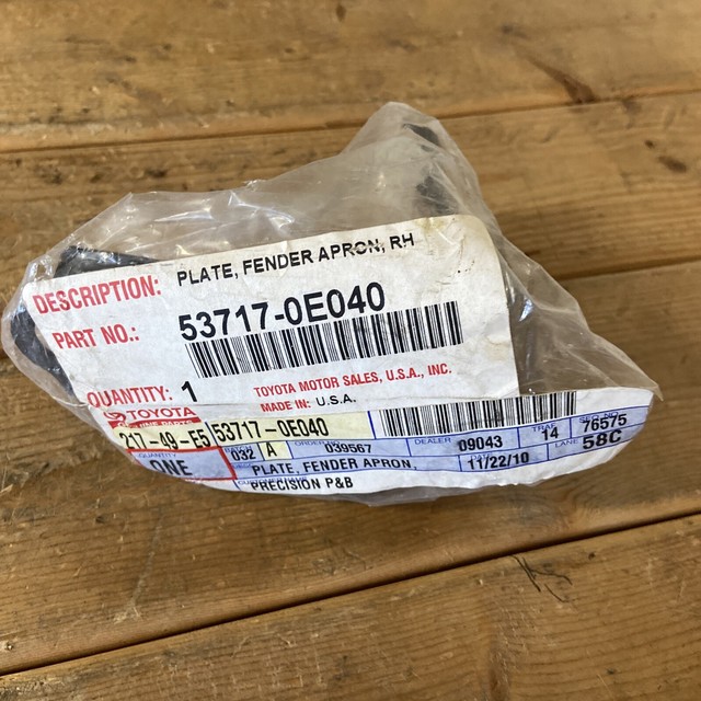 TOYOTA 537170E040 Genuine OEM Fender MTG BKT Plate for sale online | eBay